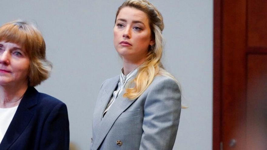 Η στιγμή που ηχεί Άμπερ Αλερτ στη δίκη της… Άμπερ Χερντ! - Επικαιρότητα ...