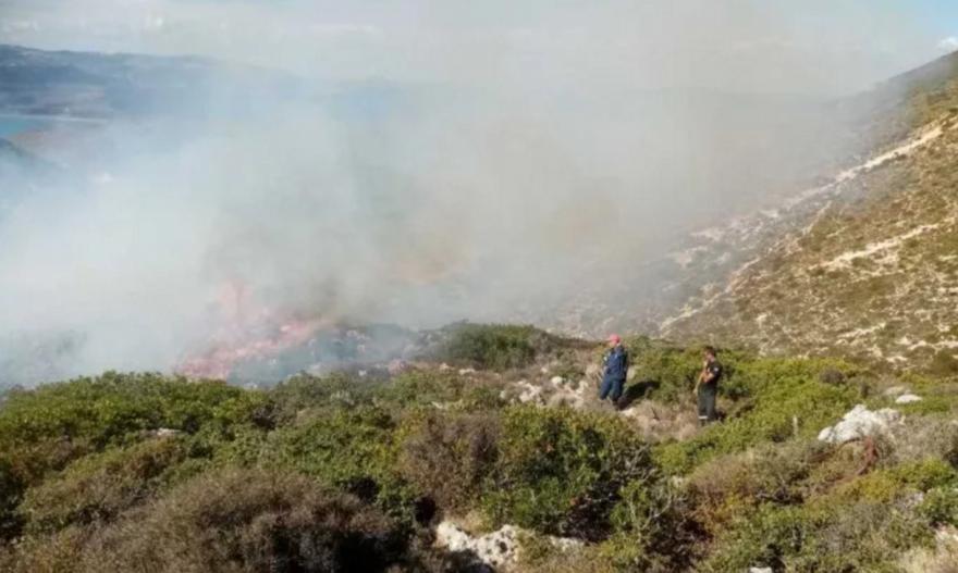 Υπό μερικό έλεγχο η φωτιά στα Ζόλα Κεφαλονιάς - Επικαιρότητα | sport-fm ...