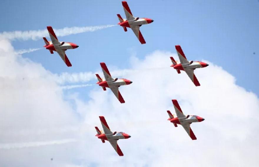 Athens Flying Week: Εικόνες από τo αεροπορικό σόου - Επικαιρότητα ...