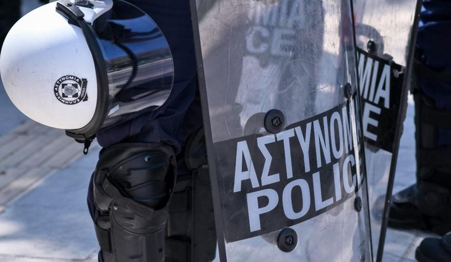 Συνελήφθη αστυνομικός για εμπορία ανθρώπων και διακίνηση - Επικαιρότητα ...